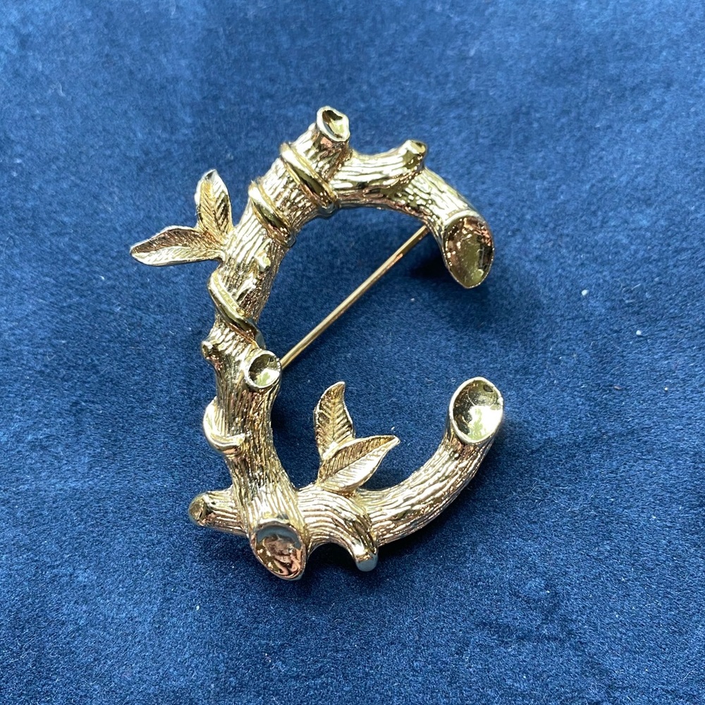 Vintage Sarah Coventry Gold Toned Letter C Brooch - Gem